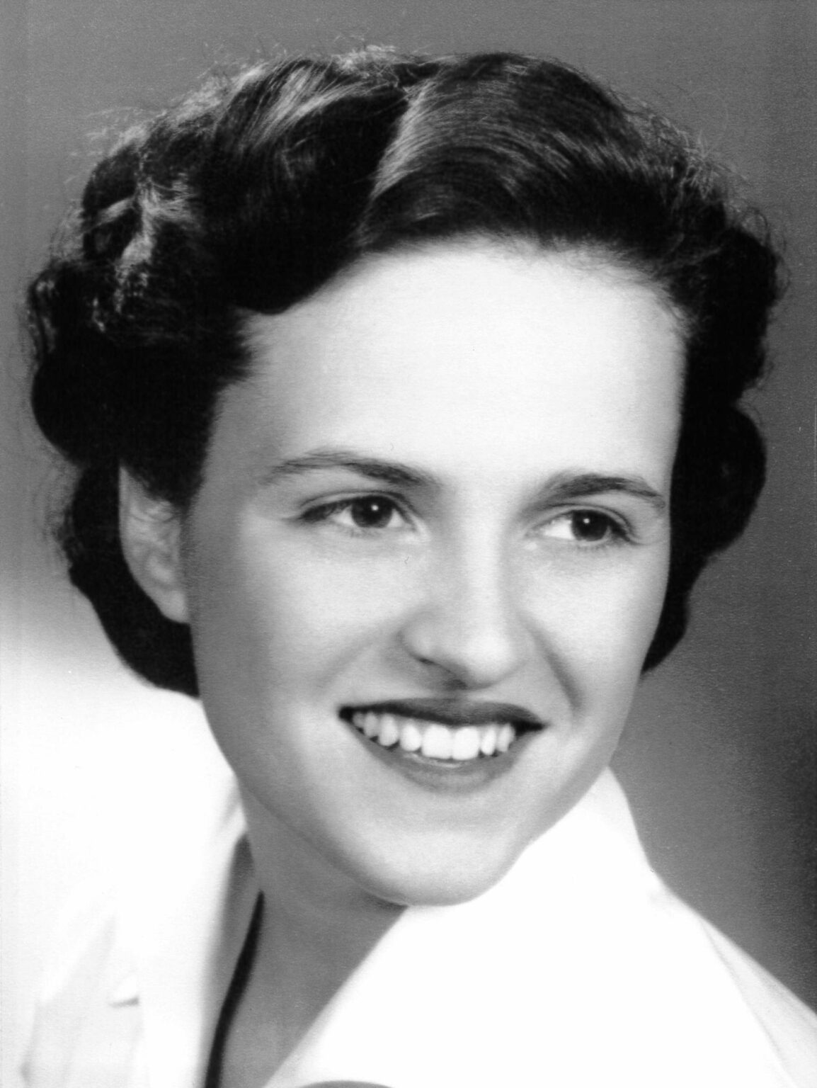 Estelle Aldred - Van Heck Funeral Home Ltd.